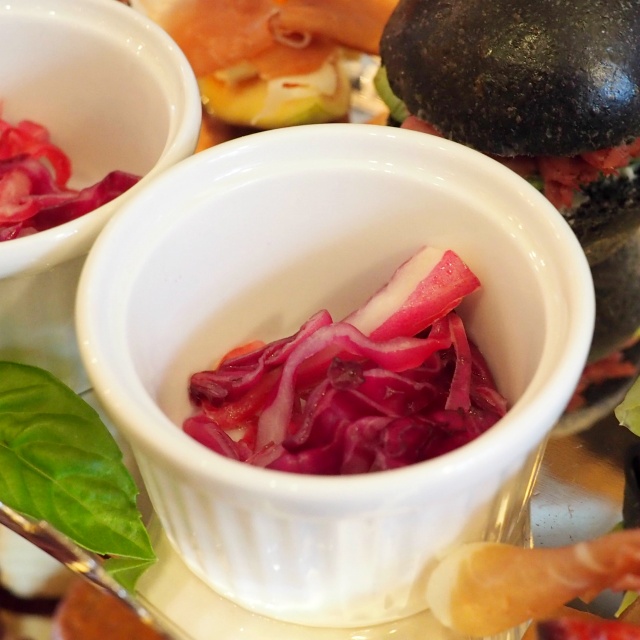 ＜青葉台＞アンティークス ヴィオレッタ「ハロウィンの仮面舞踏会のアフタヌーンティー」レポ|紅茶情報TeaMagazine