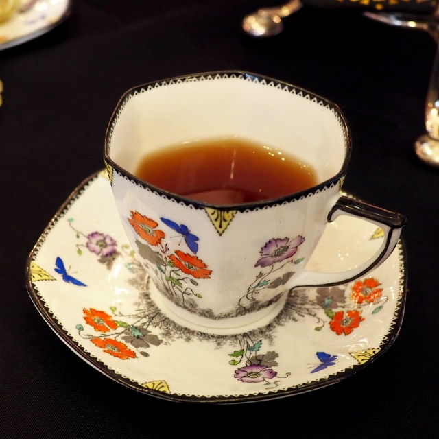 ＜青葉台＞アンティークス ヴィオレッタ「ハロウィンの仮面舞踏会のアフタヌーンティー」レポ|紅茶情報TeaMagazine